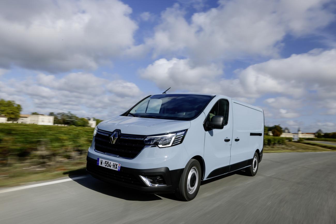 Essai Renault Trafic E-Tech (2023). Notre avis sur la version ...