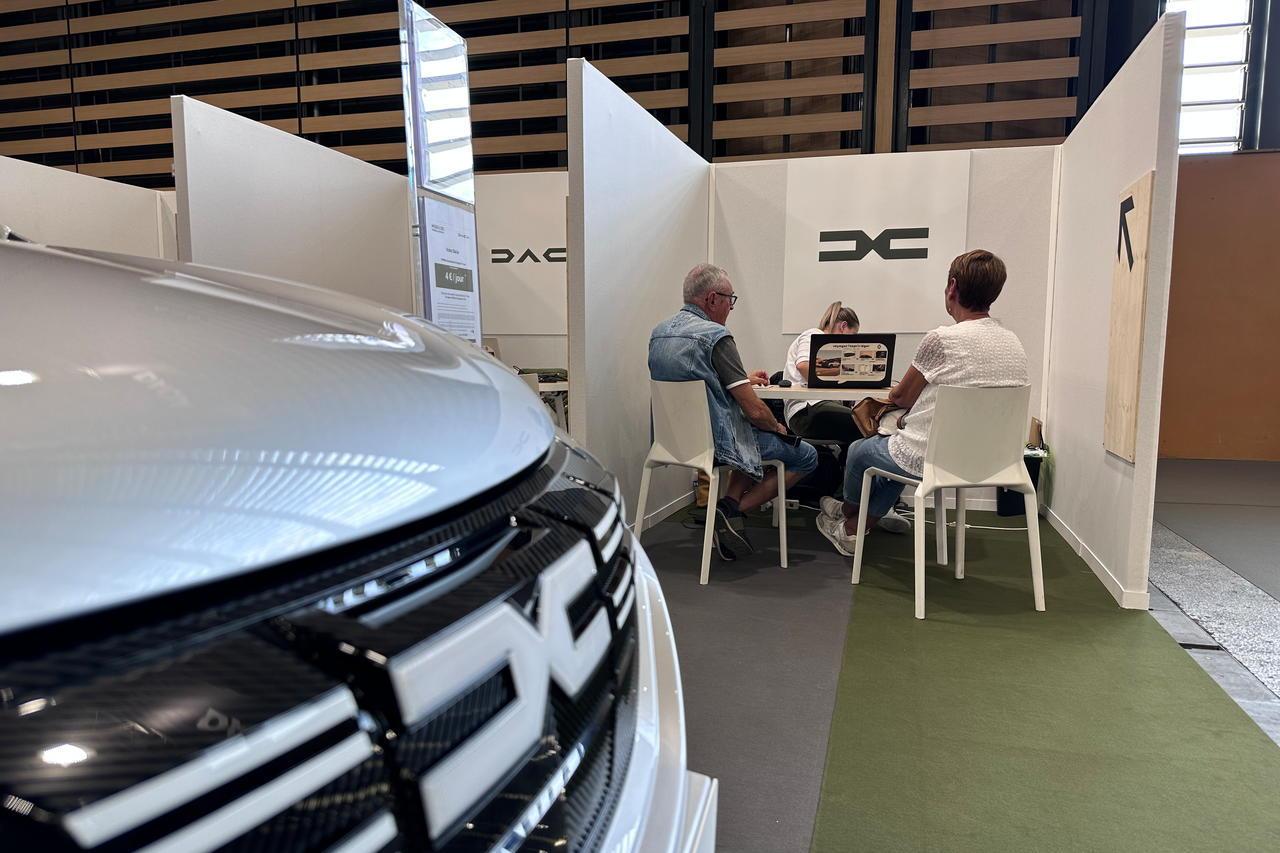 Un frétillement commercial à entretenir sur les stands des marques auto ...