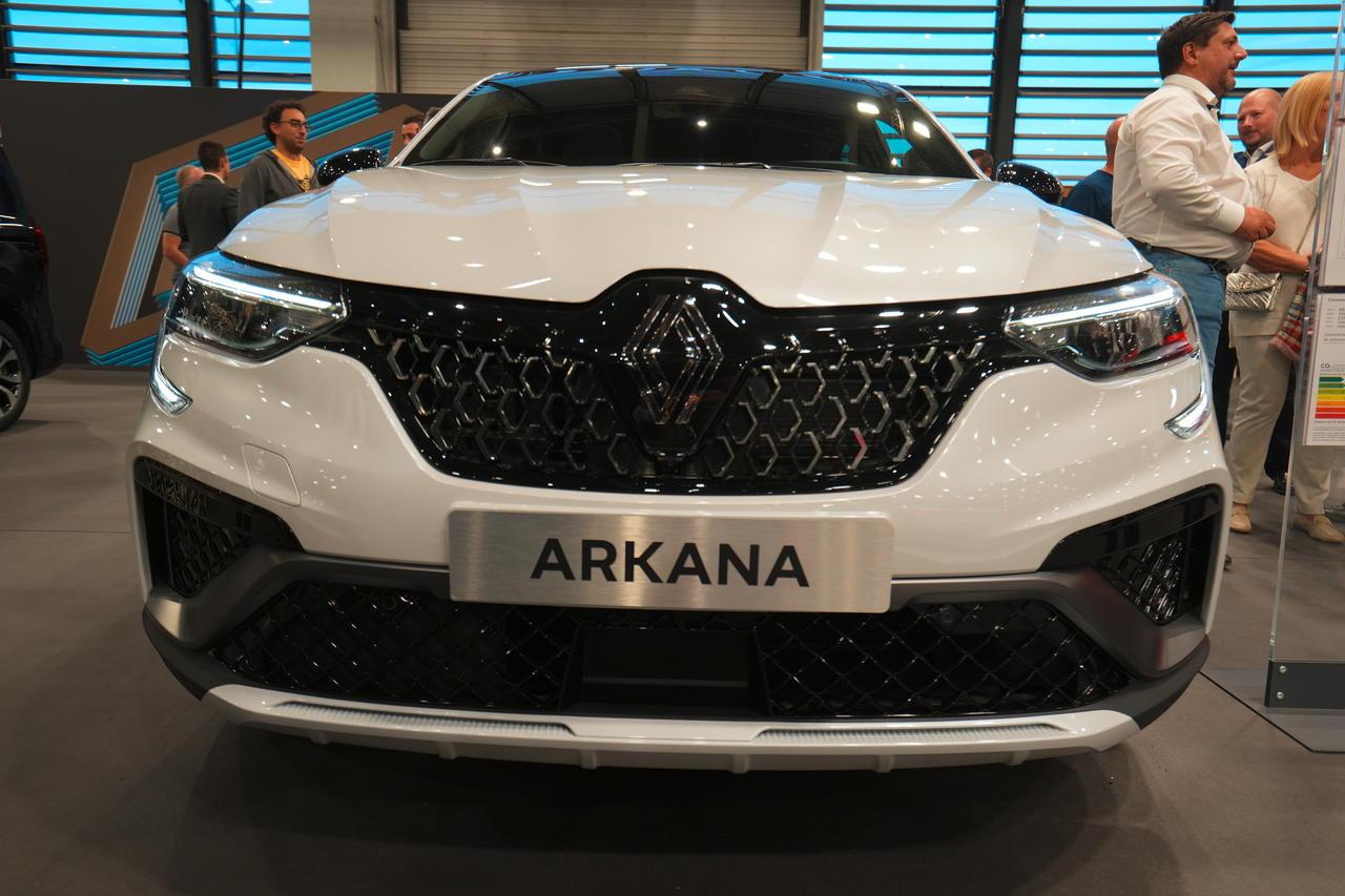 Photo 4 - renault arkana restylé logo - A bord du Renault Arkana ...