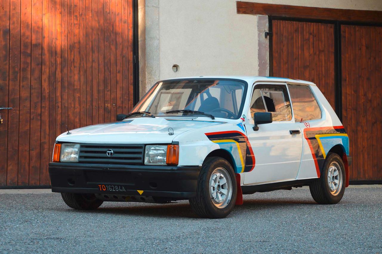 Photo 23 - Cette Talbot Samba Rallye Gr. B Évolution de 1983 a été ...