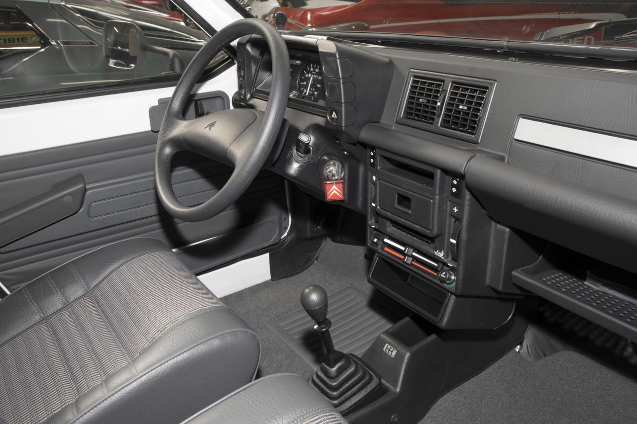 Photo 20 - citroen c15 planche de bord - On a testé le Citroën C15 au ...