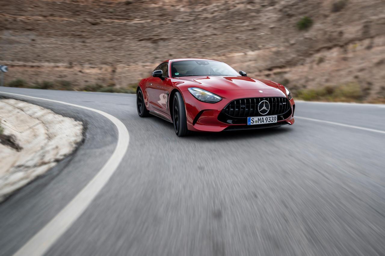 Photo 3 - Prix, fiche technique, essai : retrouvez notre avis sur la nouvelle Mercedes-AMG GT ...