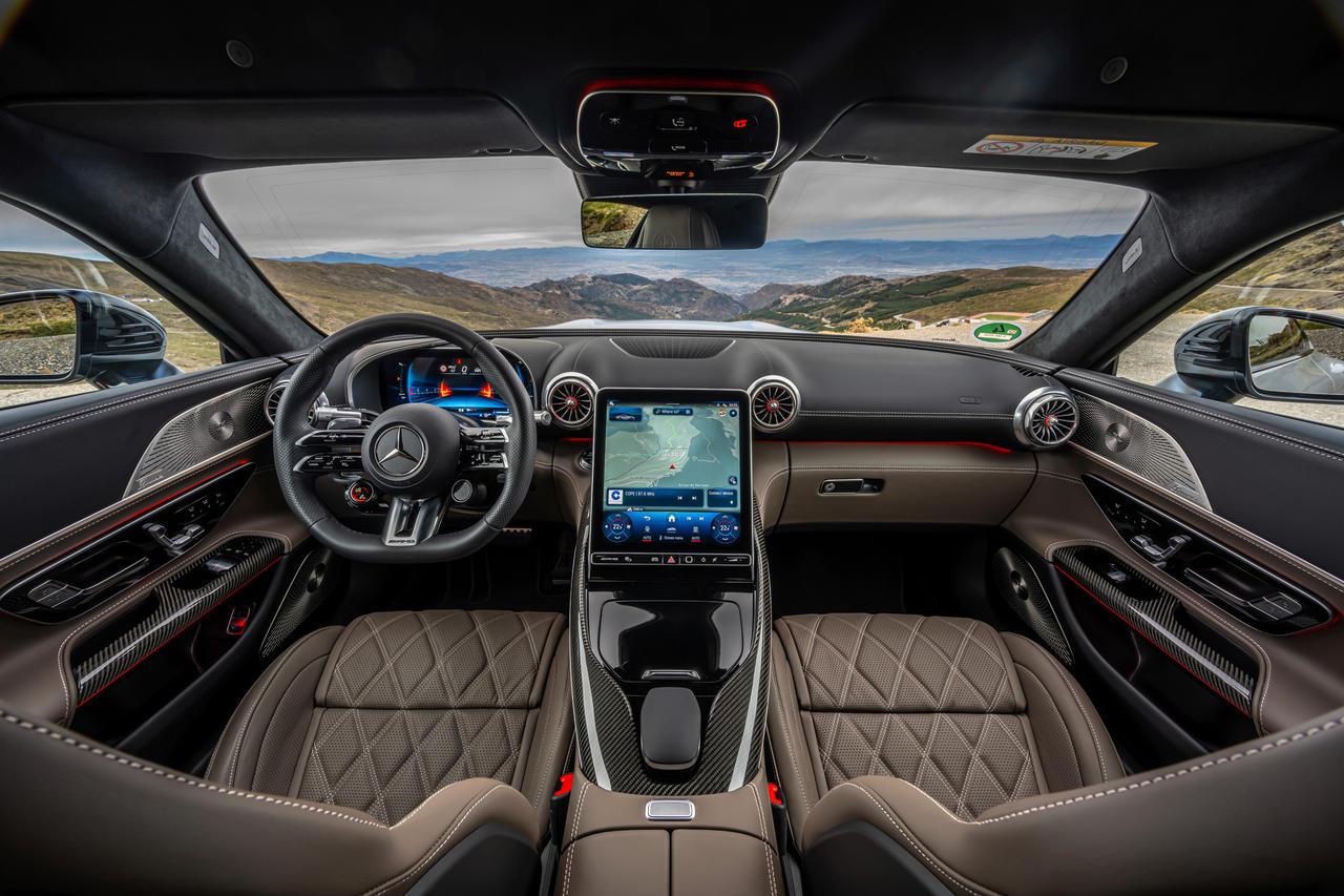 Photo 8 - Prix, fiche technique, essai : retrouvez notre avis sur la nouvelle Mercedes-AMG GT ...