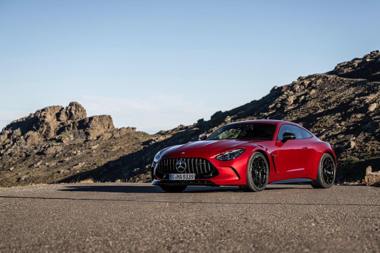 Photo 16 - Prix, fiche technique, essai : retrouvez notre avis sur la nouvelle Mercedes-AMG GT ...