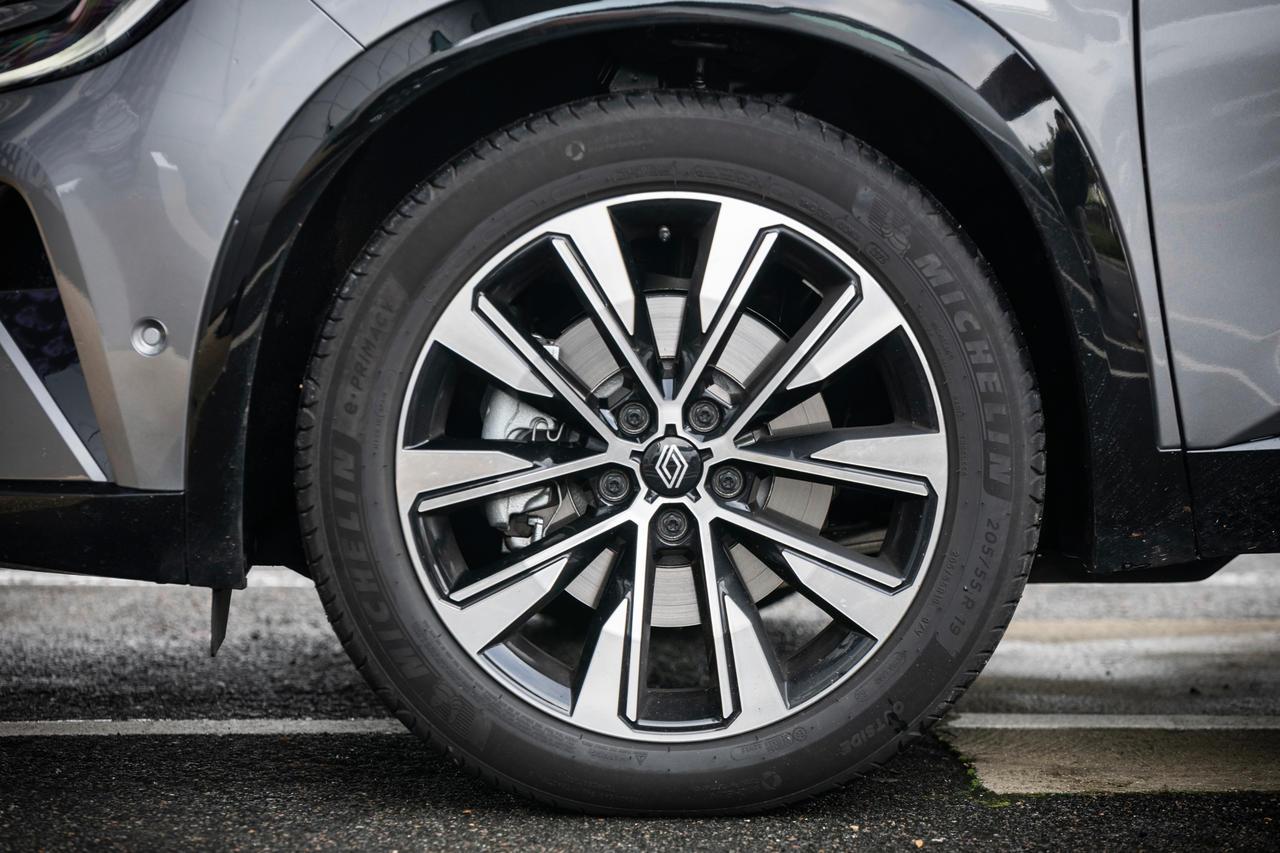 Photo 8 - jante Renault Espace Techno - Essai comparatif. Le Renault Espace (2023) défie le ...