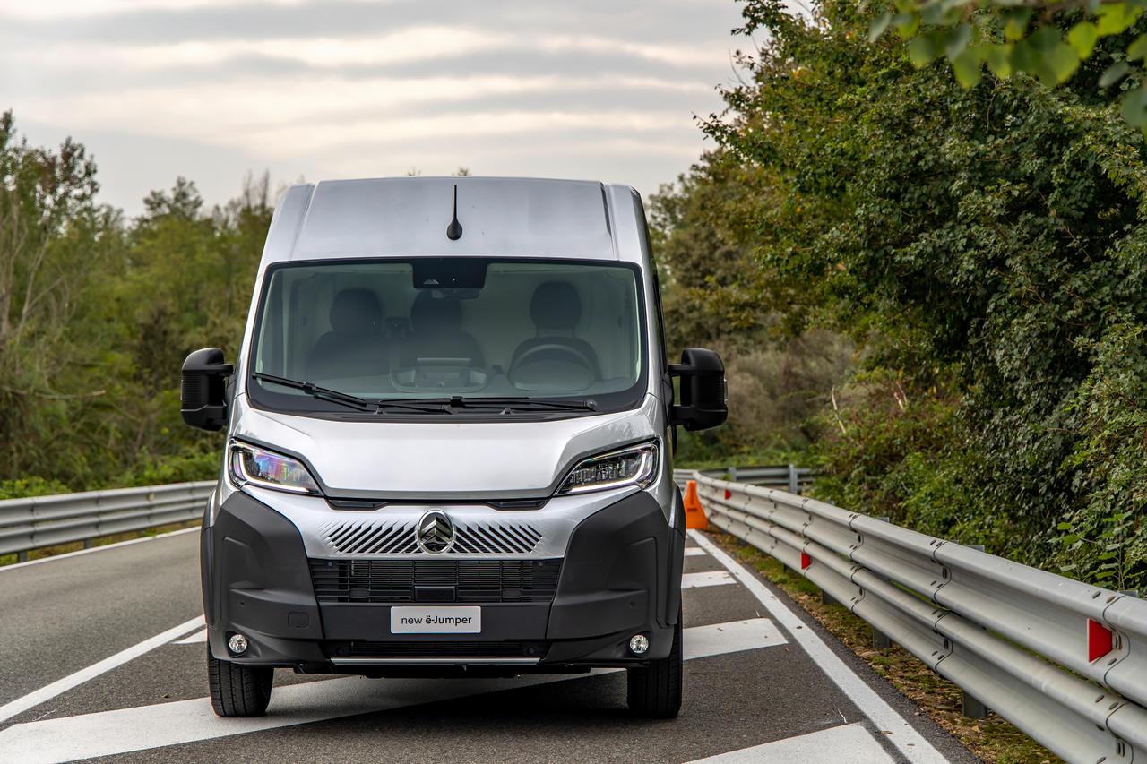 Les Maxi Fourgons Citroën Jumper Peugeot Boxer Fiat Ducato Et Opel