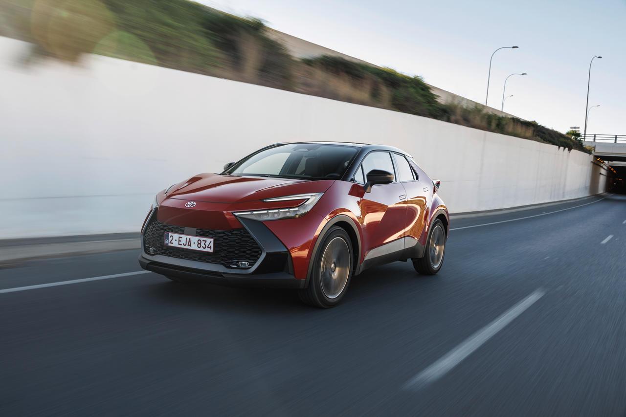 Photo 3 - Prix, fiche technique, essai : retrouvez notre avis sur le nouveau Toyota CHR hybride ...