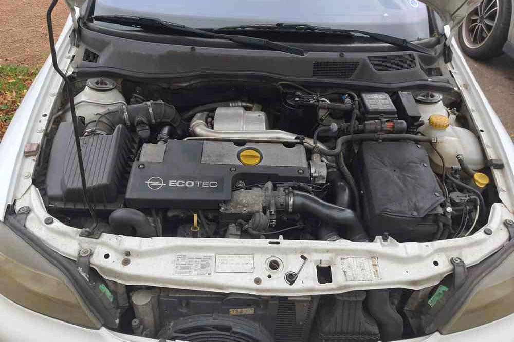 Photo 4 - moteur Opel 2.2 DTi 125 Astra million km - L’Opel Astra break ...