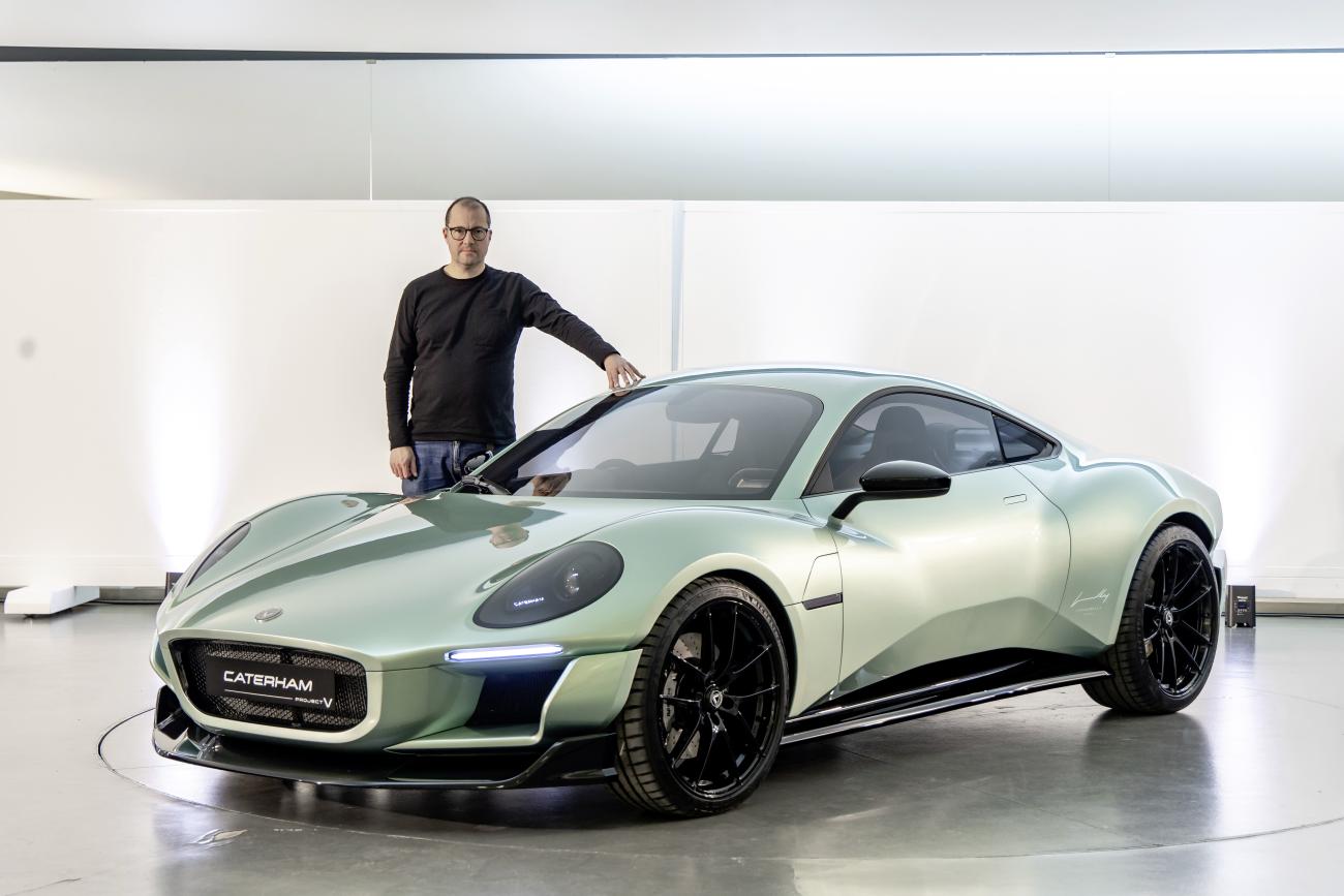 Au volant du concept Project V, le futur coupé électrique de Caterham