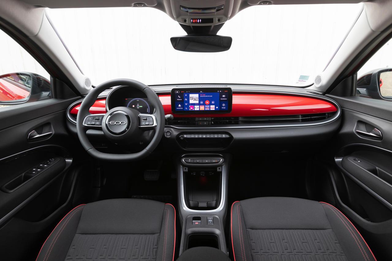 Photo 7 - fiat 600 e RED interieur - Essai Fiat 600e RED : la vraie ...