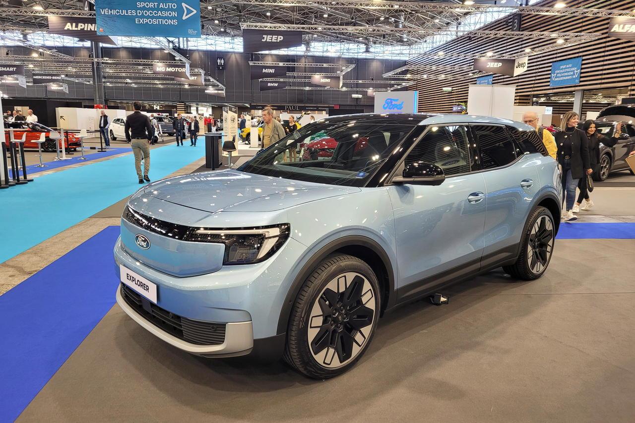 Photo 9 - Ford Explorer électrique bleu ciel - Ford Flexifuel. Les Puma ...