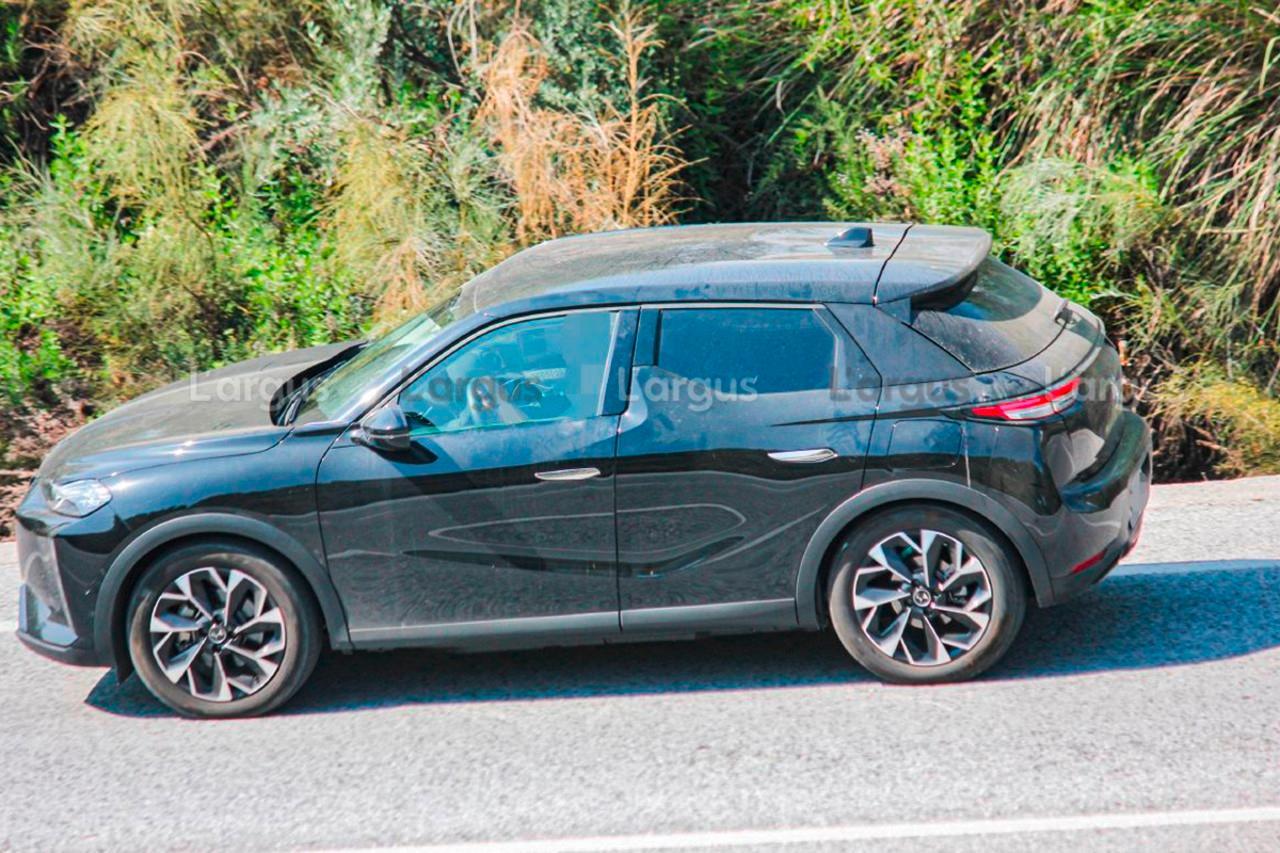 Jeep Avenger 4xe (2024). Le SUV électrique à transmission intégrale grimé en DS 3