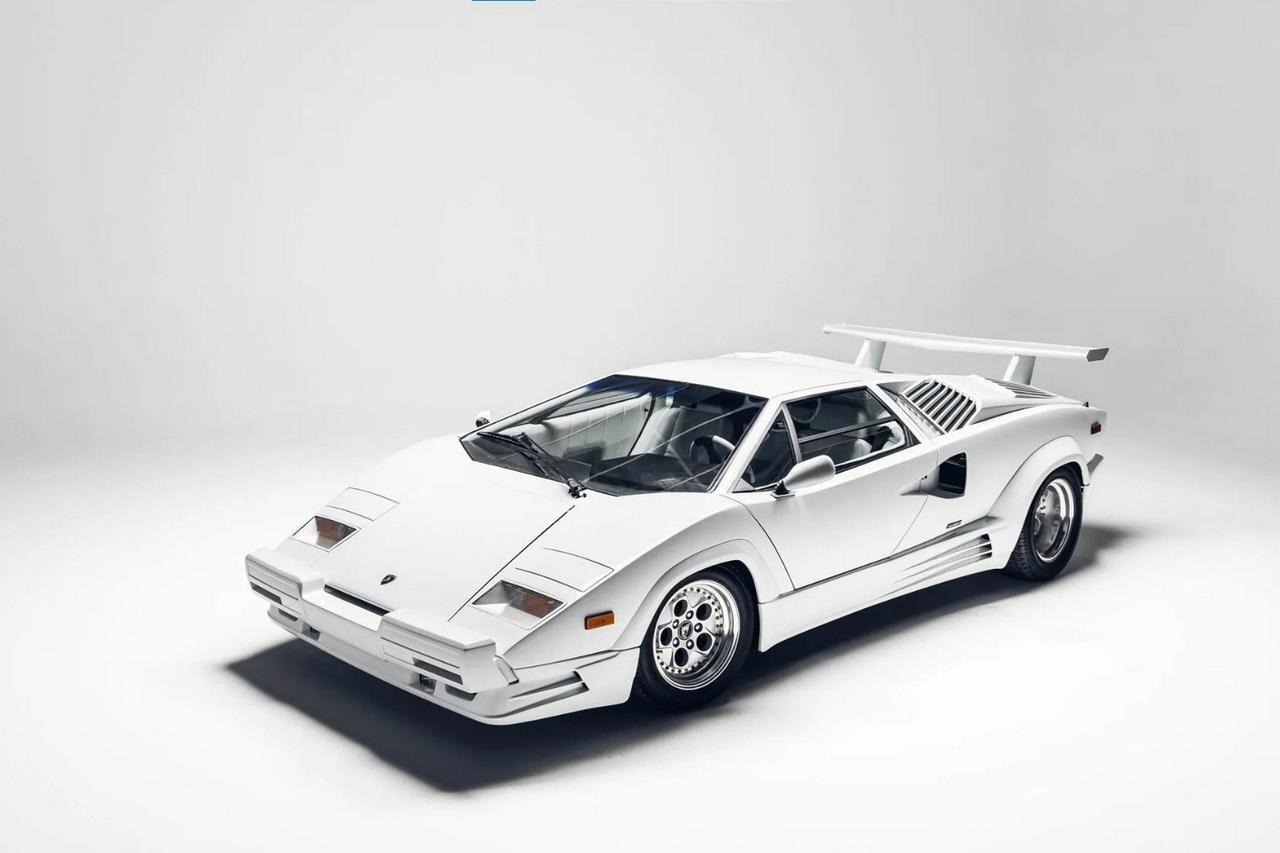 Diaporama et photos - Deux Lamborghini Countach du film "Le Loup de ...