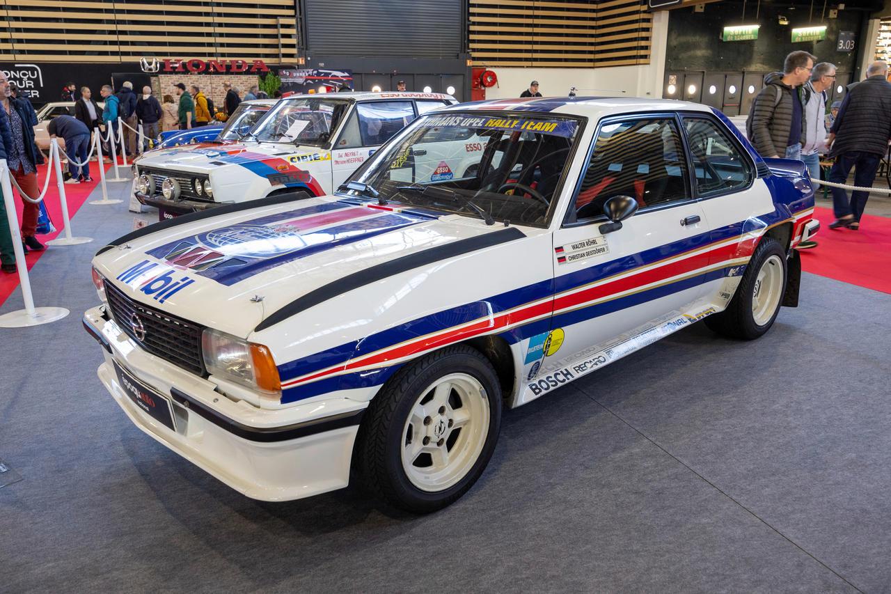 Photo 12 - Opel Ascona 400 (1982). - Epoqu'Auto 2023. Les championnes ...