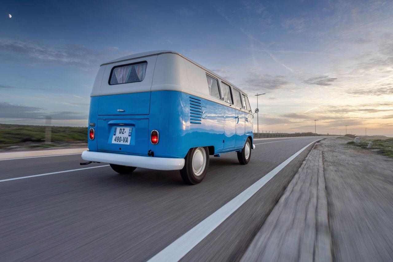 Photo 8 - VW Combi T1 bicolore - Essai Volkswagen Combi vs ID.Buzz : c ...