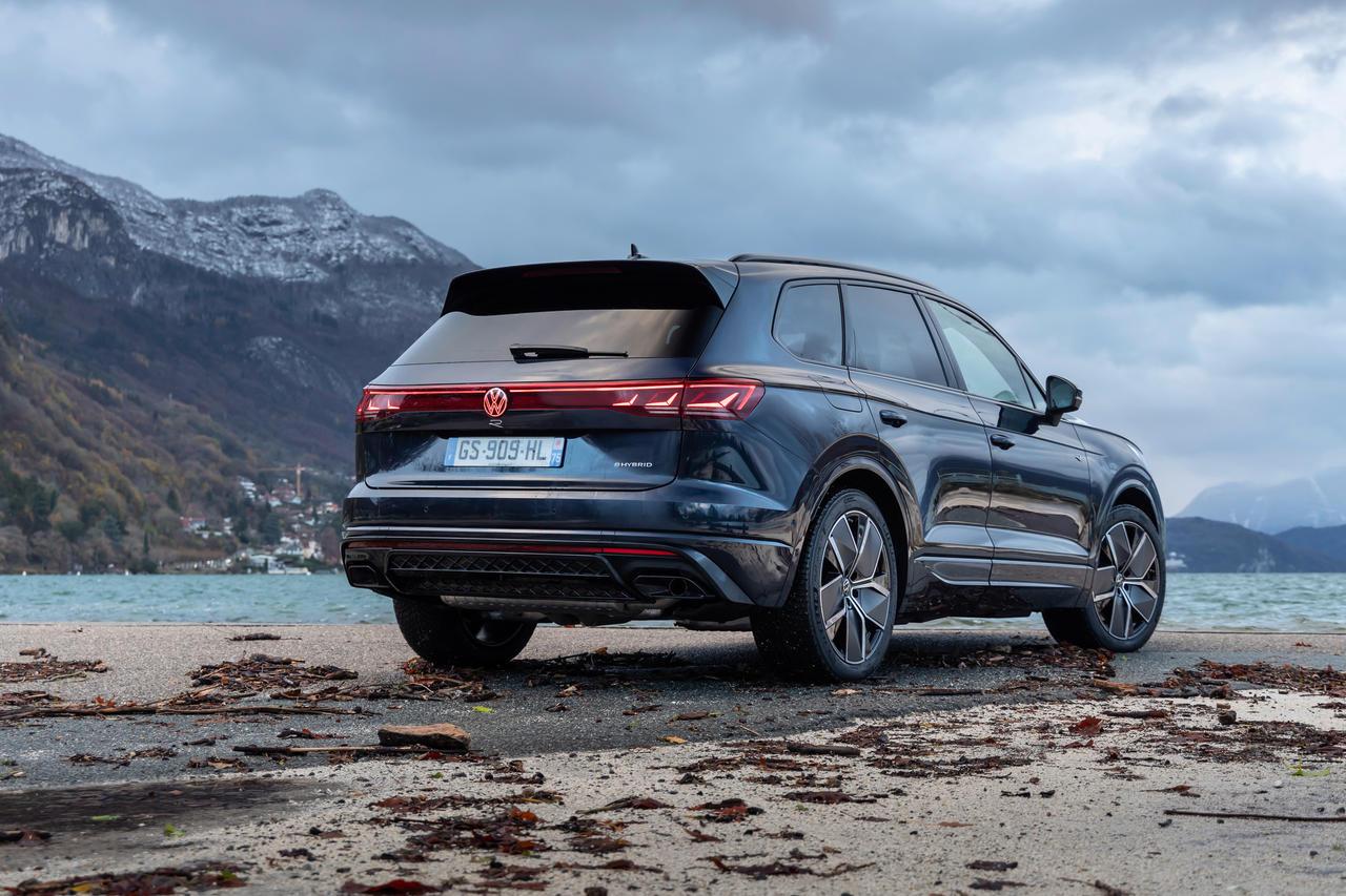 Essai Volkswagen Touareg R eHybrid (2023) : mi-hybride, mi-sportif