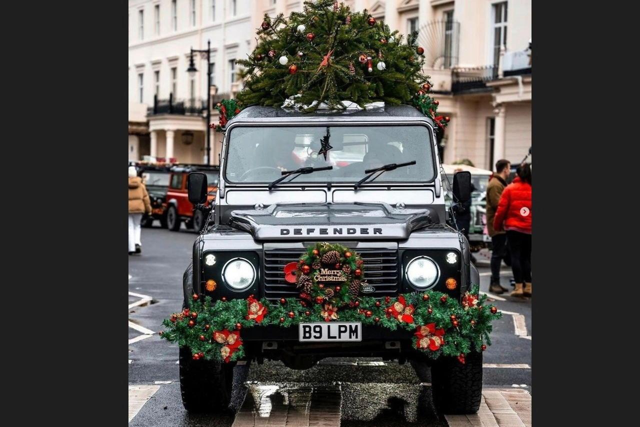 Photo 25 - Le Land Rover Defender est paré pour les fêtes de fin d ...