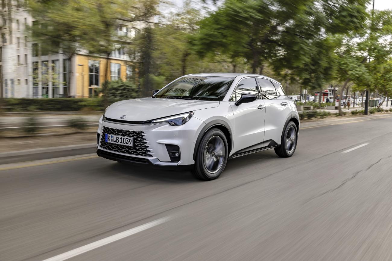 Lexus RZ (2024). Une version 300e à plus grande autonomie et baisse des ...