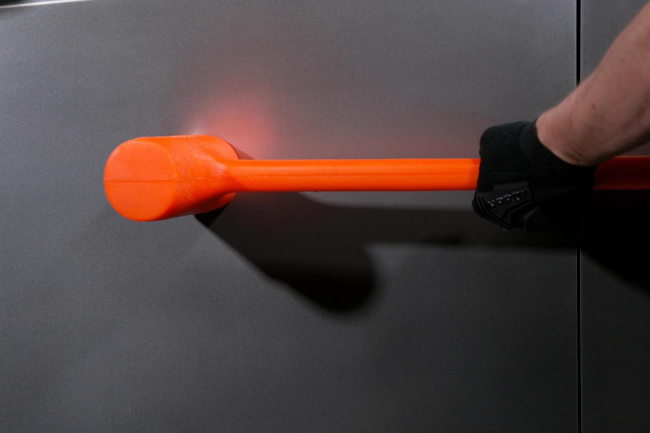 Photo 8 - La carrosserie du Cybertruck est en acier inoxydable et ...