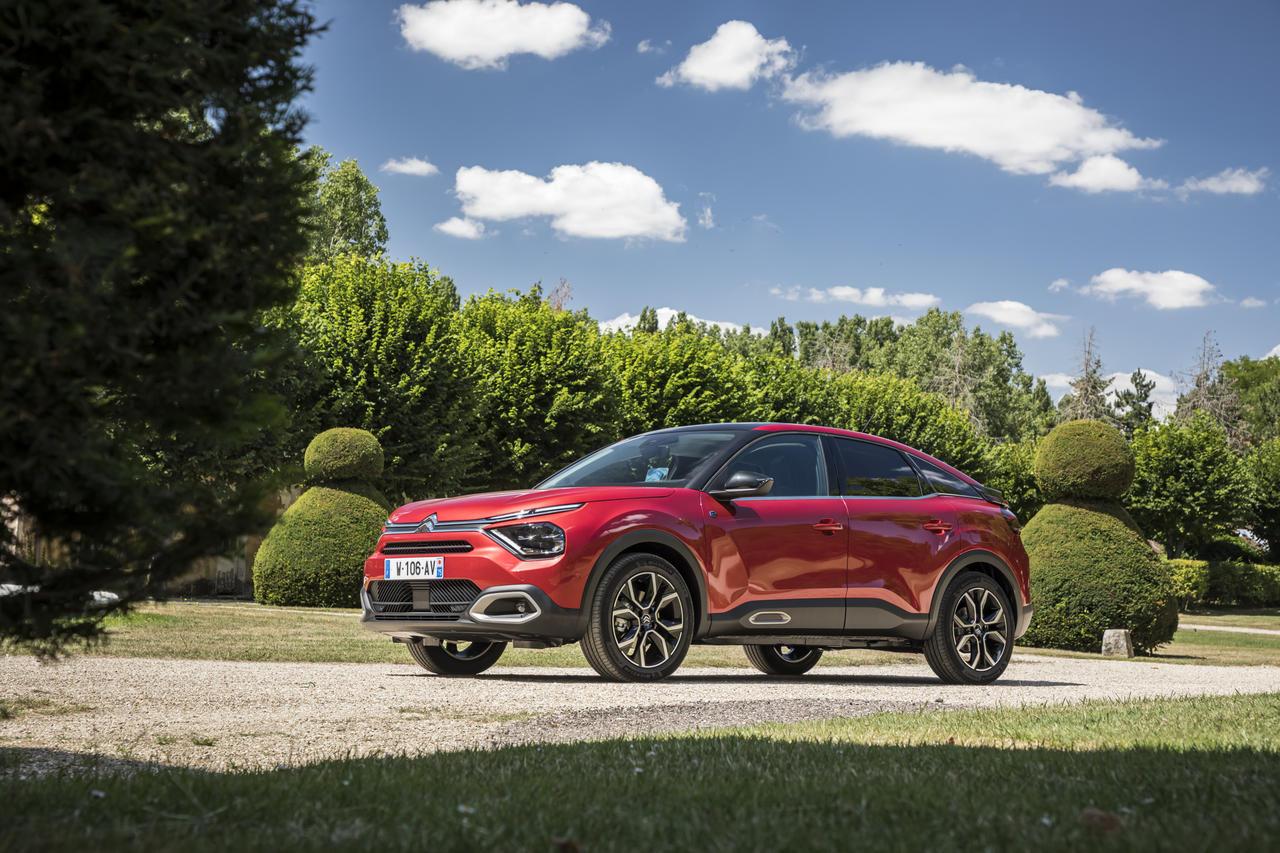 Photo 2 - citroen C4 génération 3 rouge - Le top 30 des voitures neuves ...