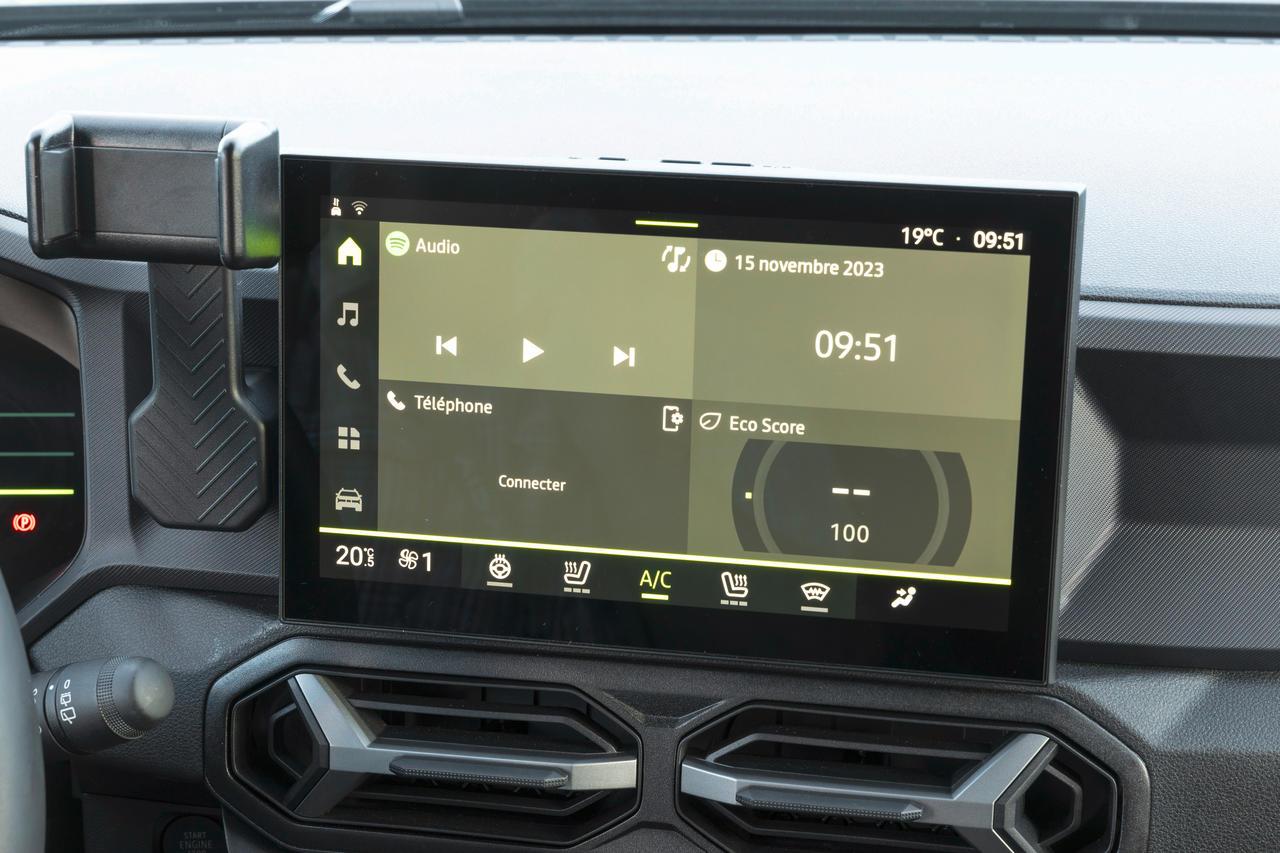 Dacia Duster 2024. Le nouveau système multimédia du SUV roumain en détail