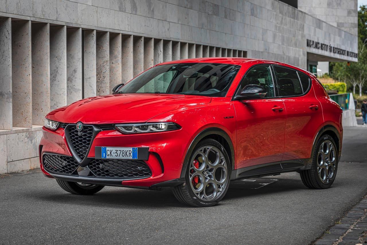 Diaporama et photos - Alfa Romeo Milano Q4 (2024). La version 4x4 du petit SUV pourrait vous ...
