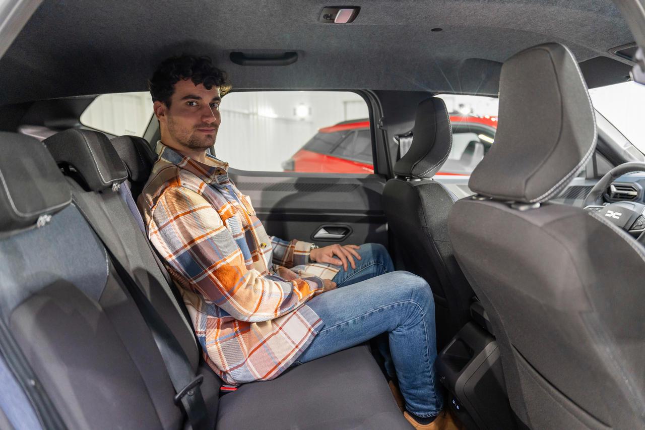 Photo 9 - Tout comme dans le Dacia Duster qui offre même plus d'espace ...