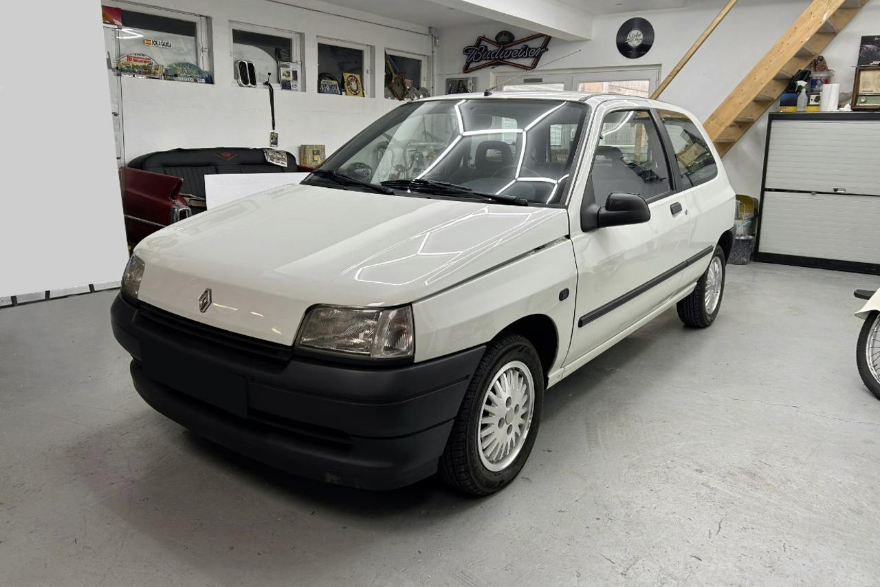 Diaporama et photos - Cette Renault Clio I de 1991 neuve a été vendue ...