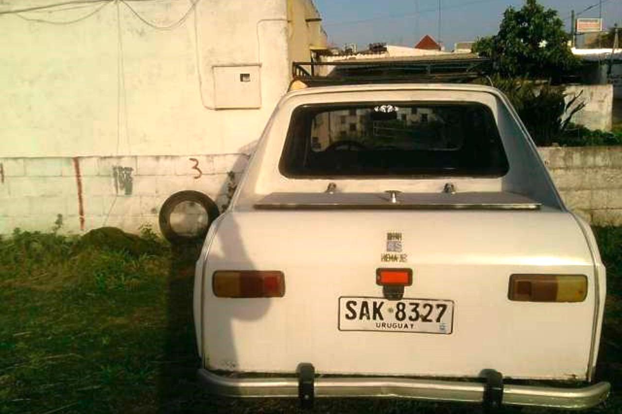 Photo 3 - Le profil fastback cache une architecture tricorps. - Renault ...