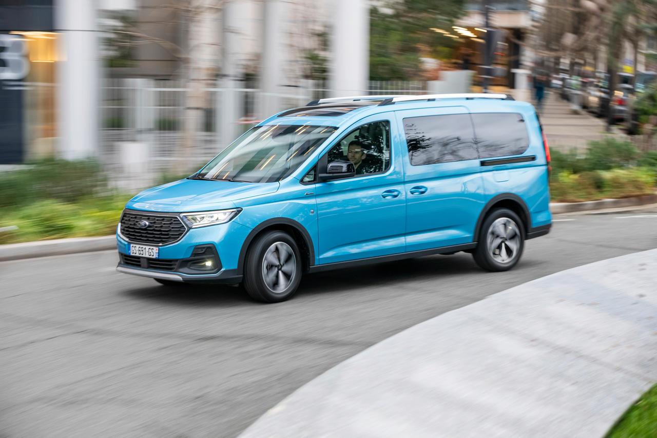 Diaporama et photos - Essai Ford Grand Tourneo Connect (2024) : le ludospace à 7 vraies places ...