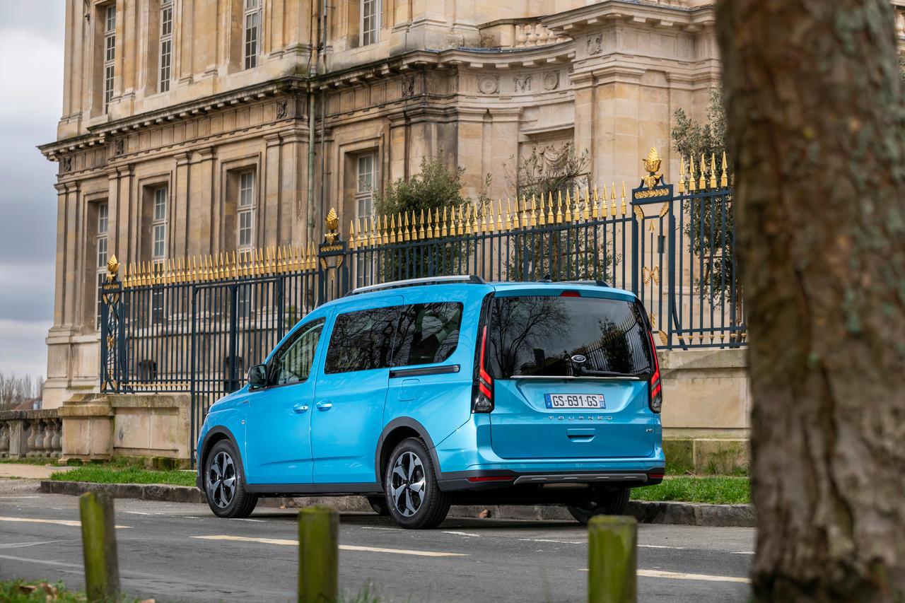 Essai Ford Grand Tourneo Connect (2024) : le ludospace à 7 vraies places