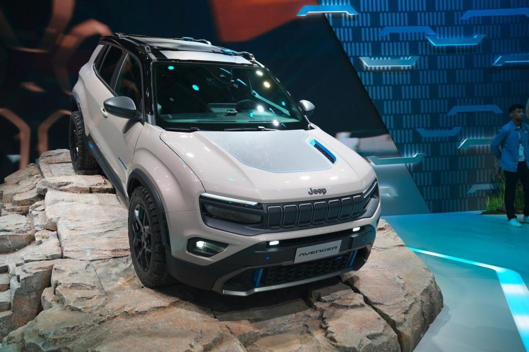 Diaporama et photos - Jeep Avenger e-Hybrid 4xe (2024). La version 1.2 ...