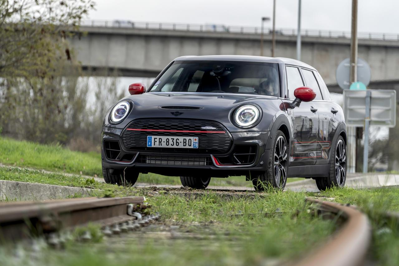Photo 12 - La version JCW du dernier Clubman offre 306 ch et quatre ...