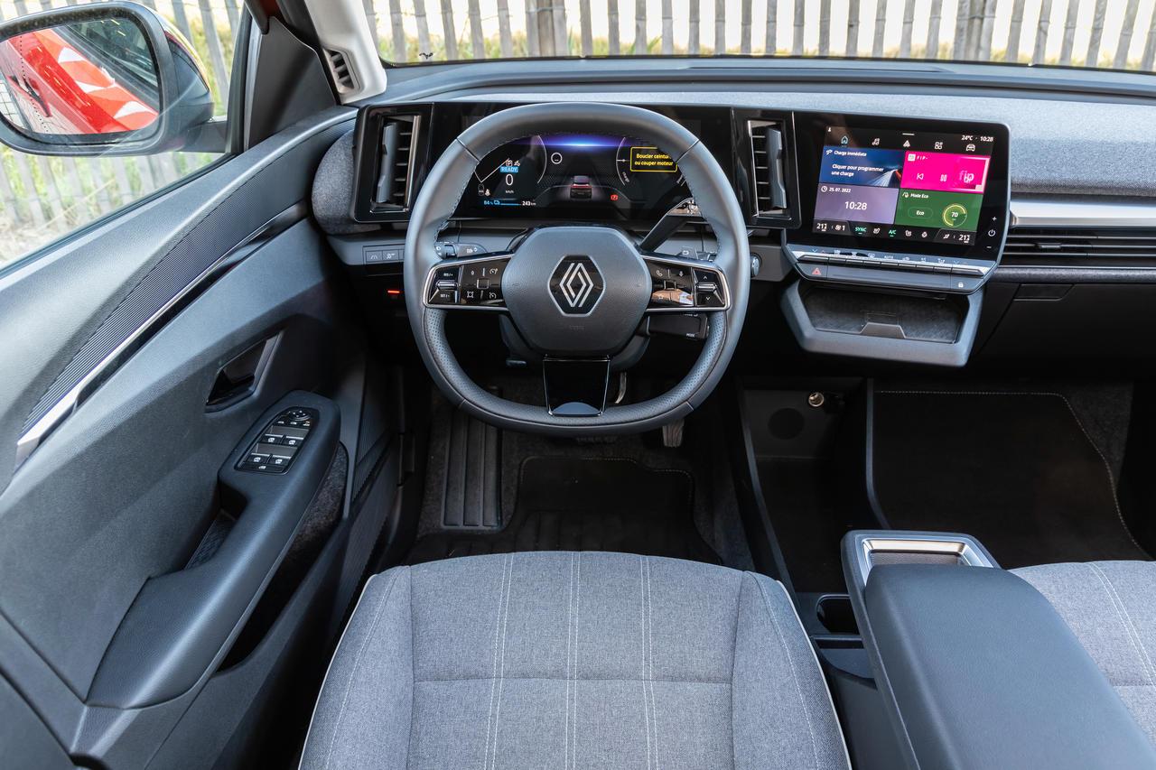 Photo 6 - Mégane Equilibre interieur petit ecran - Guide d’achat ...