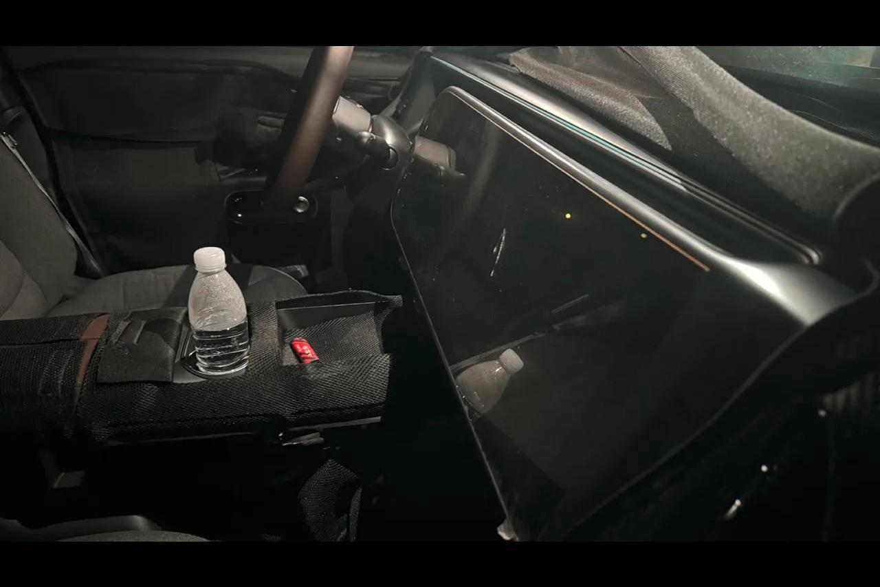 Photo 4 - A l'intérieur, une grande dalle numérique positionnée ...