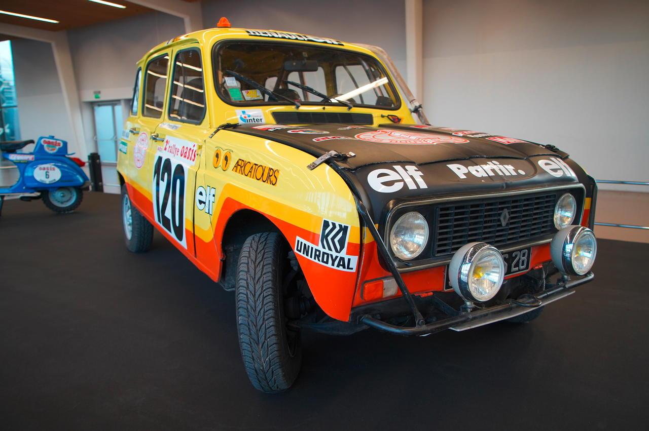 Photo 3 - Cette Renault 4 a été engagée par les frères Marreau au Dakar ...