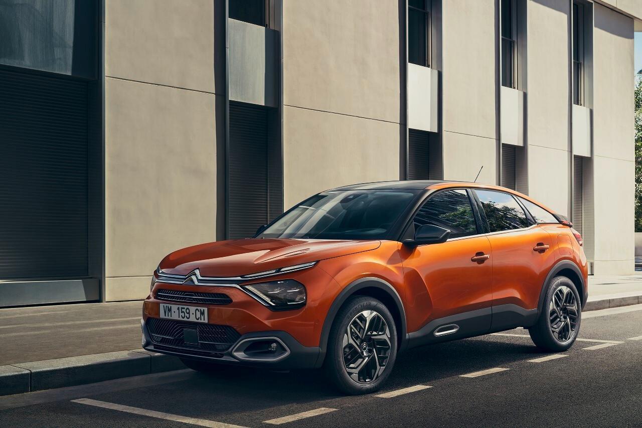 Photo 2 - La C4 a droit au PureTech Hybride dans sa version de 136 ch ...