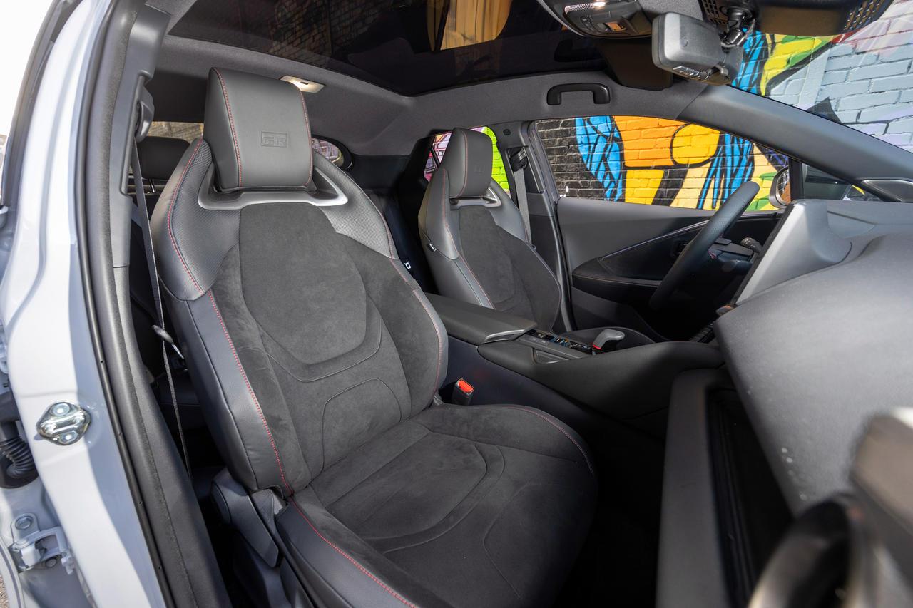 Diaporama et photos - Essai Toyota C-HR 200 GR Sport (2024) : l’hybride GTI ? | L'Argus