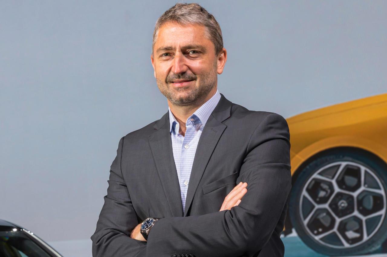 Photo - igor dumas directeur general de leasys france - Stellantis. Igor Dumas passe les rênes d ...