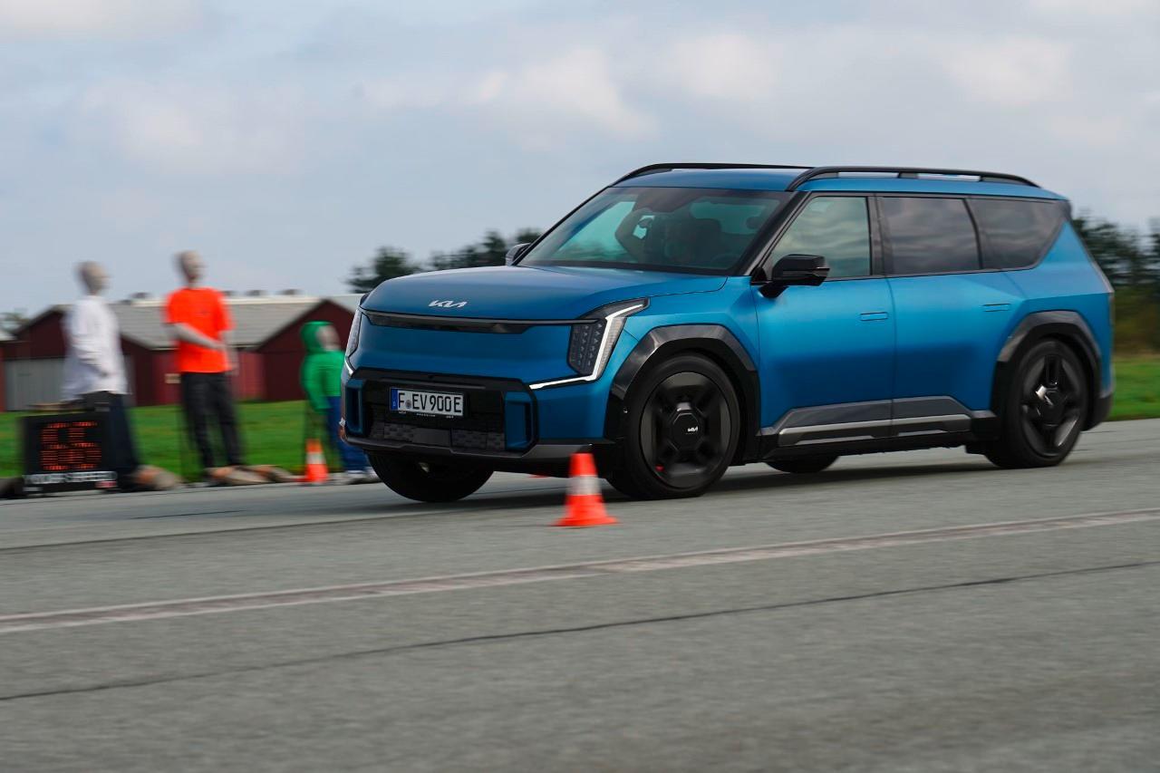 Photo 8 - Comme un lourd et imposant SUV comme l'EV9 s'en sort-il lors ...