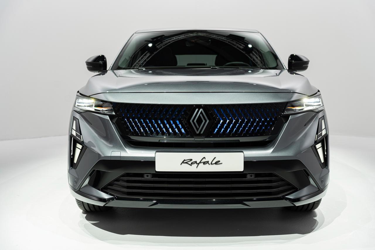 Photo 5 - Le design du Renault Rafale est très différent de celui des ...