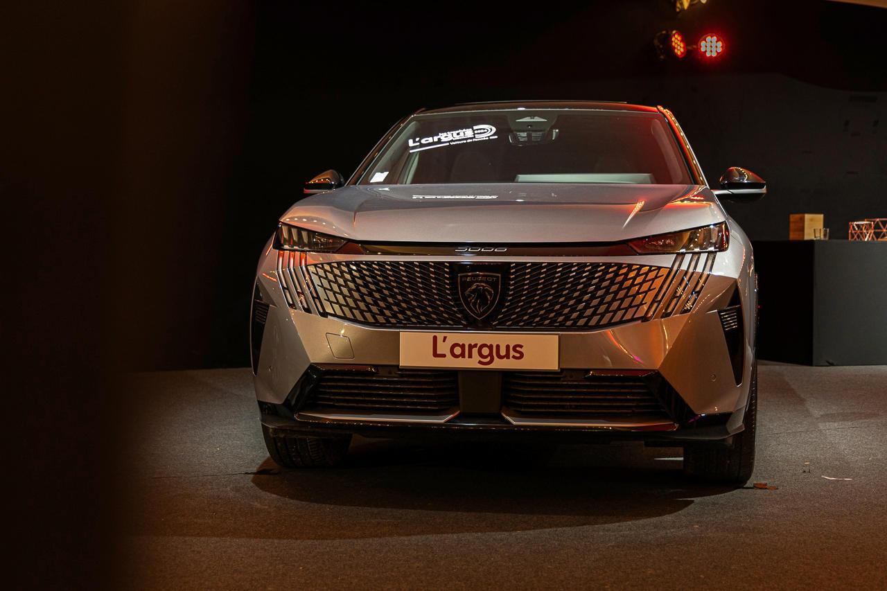 Diaporama et photos - Le Peugeot 3008 décroche le titre de Voiture de l’année 2024 aux Trophées ...