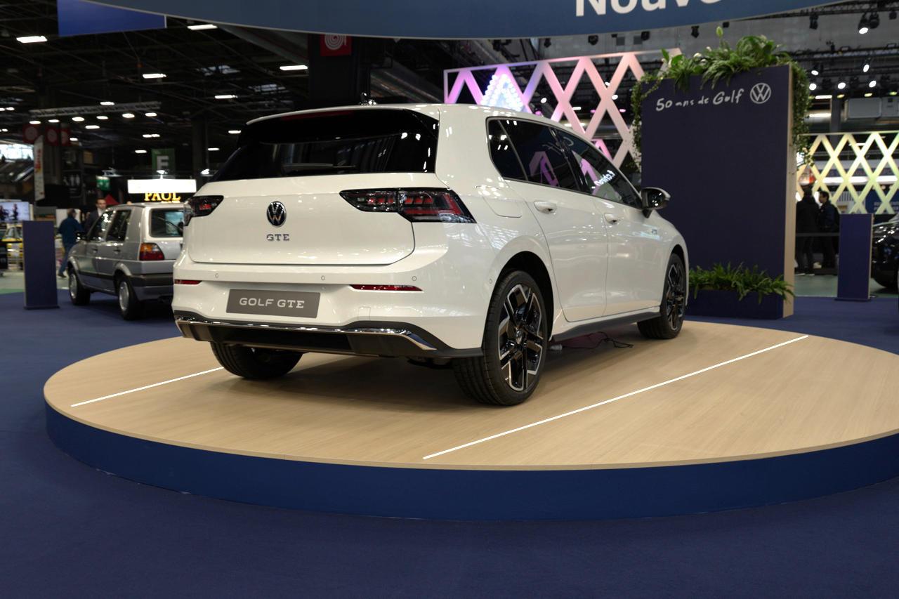 Photo 17 - La Golf 8 restylée, ici en en version hybride rechargeable ...