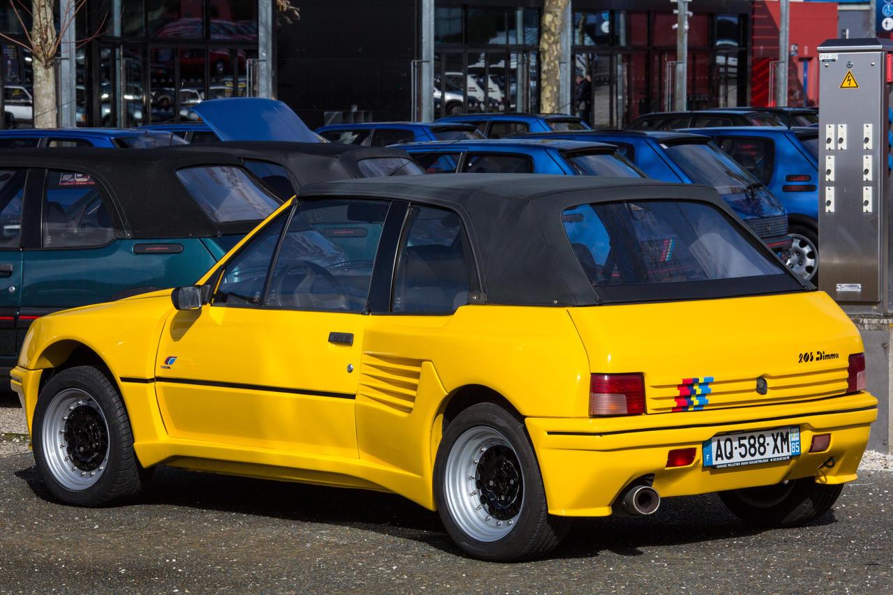 Photo 21 - Peugeot 205 cabriolet Dimma - 40 ans de Peugeot 205 GTI : un ...