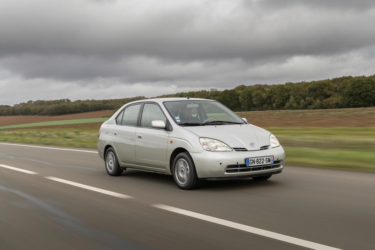 Essai rétro Toyota Prius 1 : ancêtre des hybrides et rare youngtimer