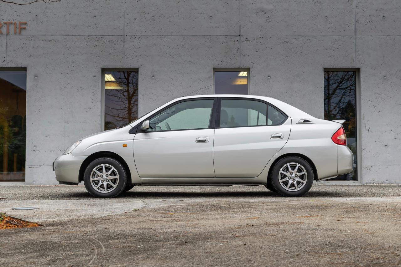Essai rétro Toyota Prius 1 : ancêtre des hybrides et rare youngtimer
