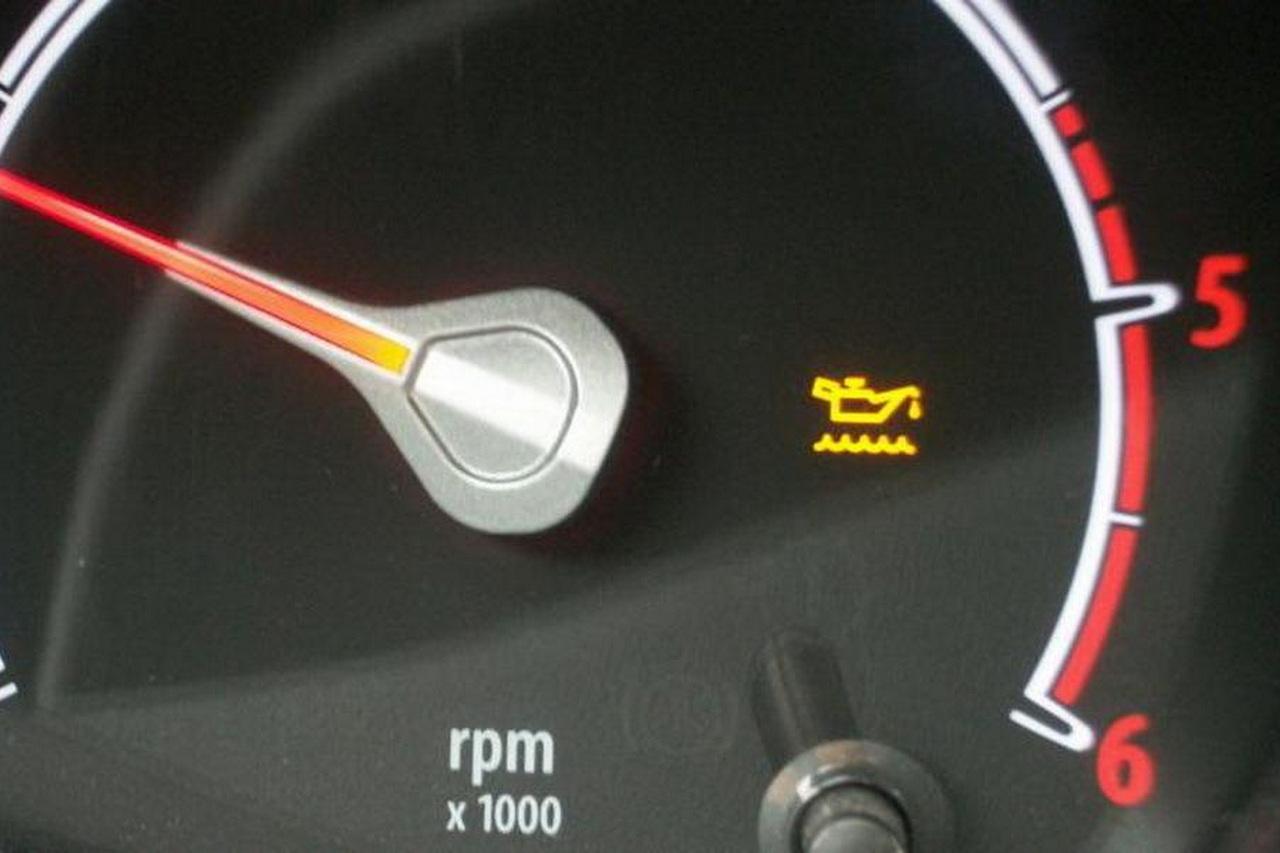 Photo 2 - Un témoin s'allume sur votre tableau de bord si une anomalie ...