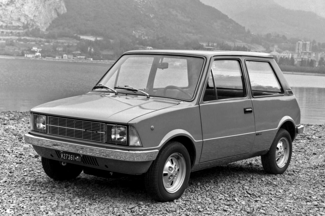 Photo 16 - La citadine Innocenti Mini Bertone affichait le coup de ...