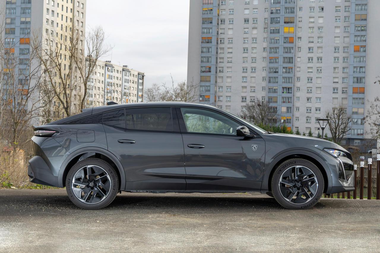 Peugeot 408 MHEV (2024). La version hybride 48 V est disponible