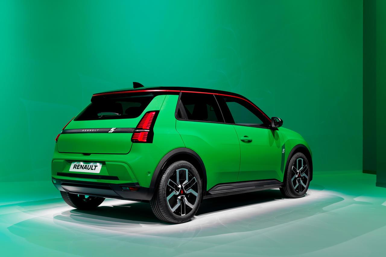 Photo 3 - Si c'est la Renault 5 de 1972 qui a servi d'inspiratrice, on trouve aussi des éléments ...